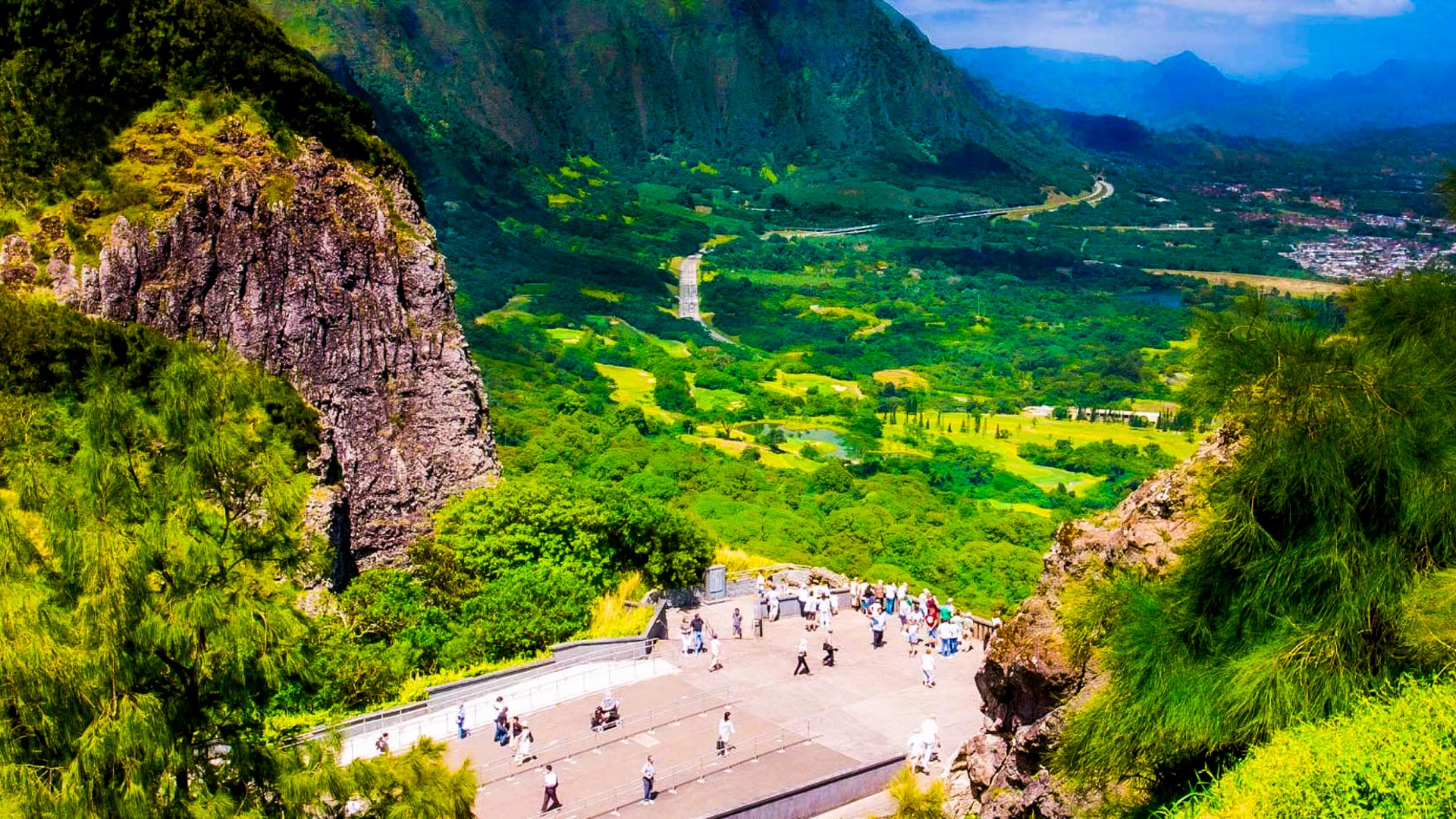 Oahu Sightseeing: Iconic Landmarks & Activities