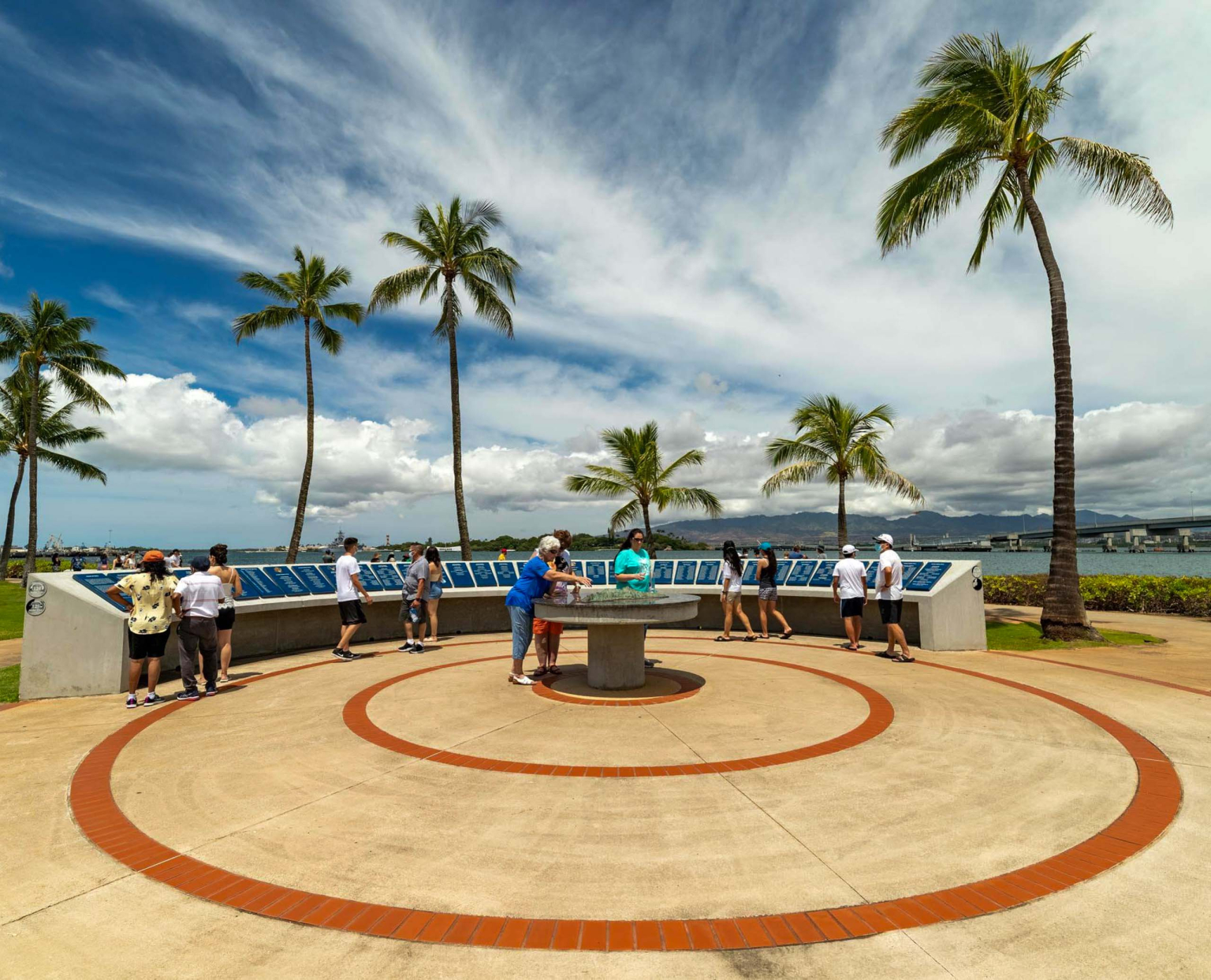 Oahu Sightseeing: Iconic Landmarks & Activities